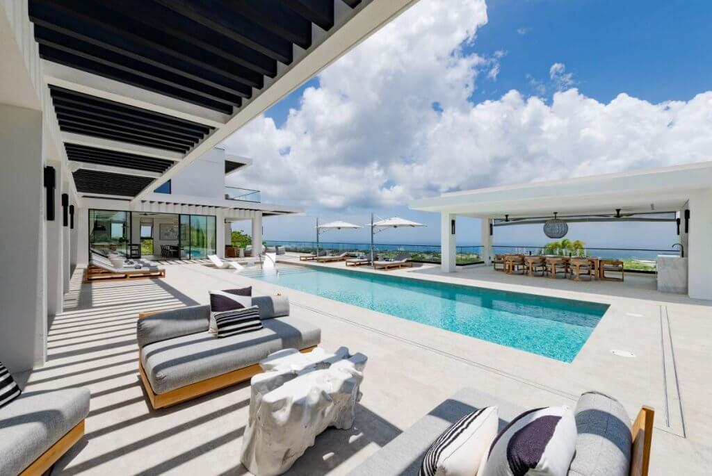 Private Villa Stay vs. Resort Explained by Isle Blue